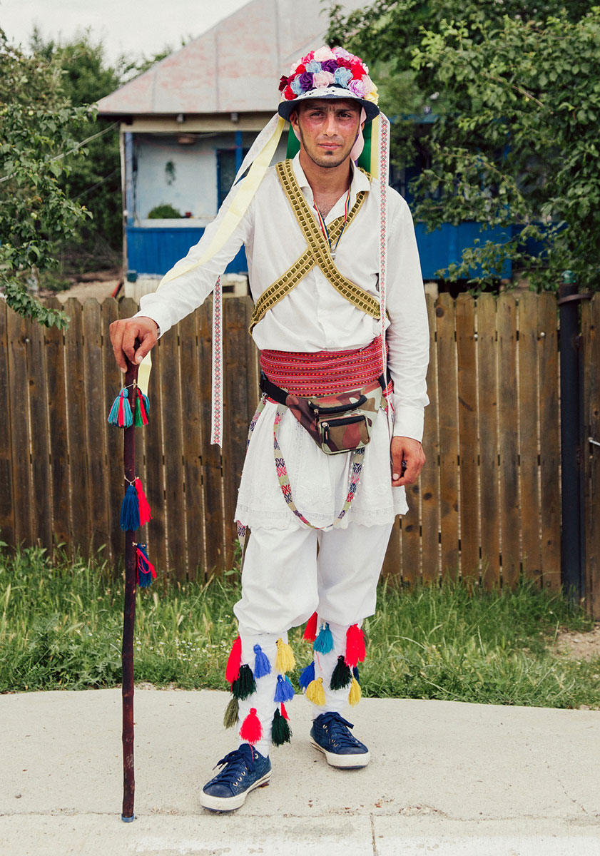 Două lansări de carte ale fotografului și documentaristului Cătălin ...