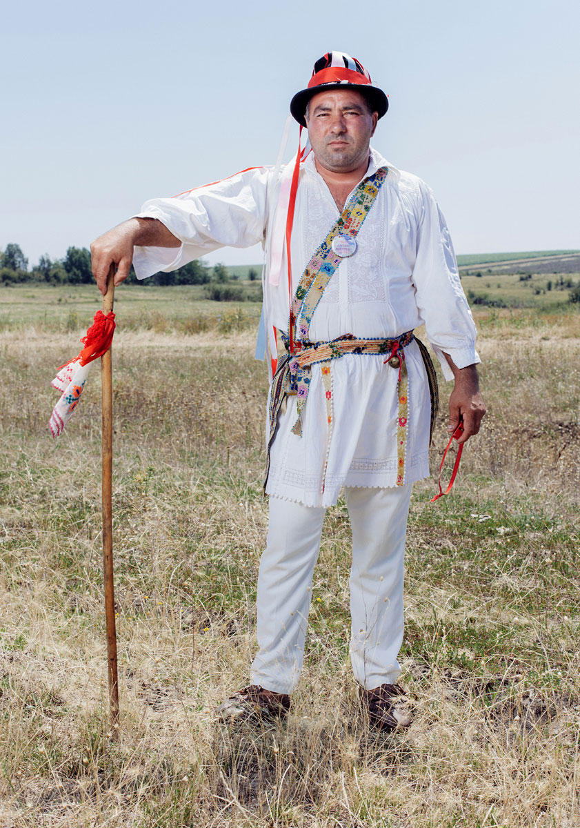 Două lansări de carte ale fotografului și documentaristului Cătălin ...